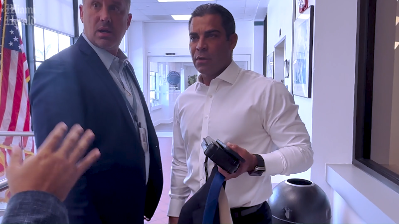 Miami Mayor Suarez's tense confrontation with reporter | Miami Herald