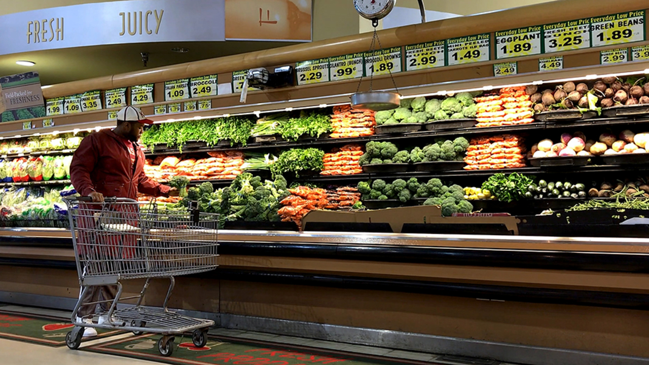 Two Kansas City Sun Fresh grocery stores differ vastly in availability ...