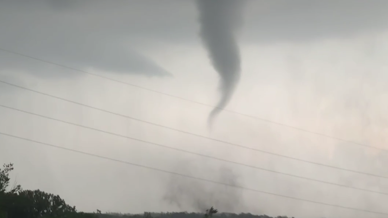 Reed Timmer finds himself inside tornado in Kansas | AccuWeather