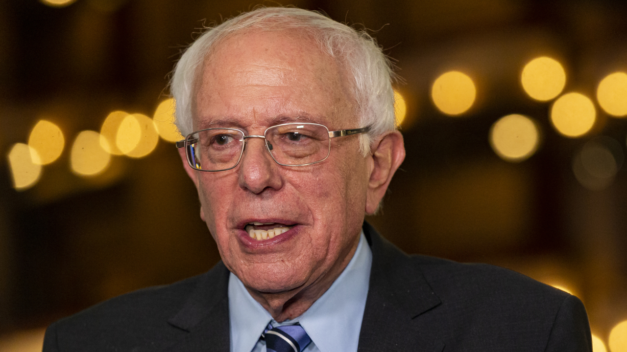 Inside the post- Democratic debate Spin Room with Bernie Sanders ...