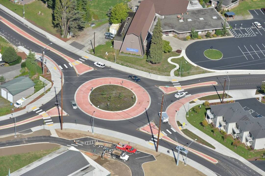 Here's how to safely navigate a traffic roundabout | Raleigh News ...