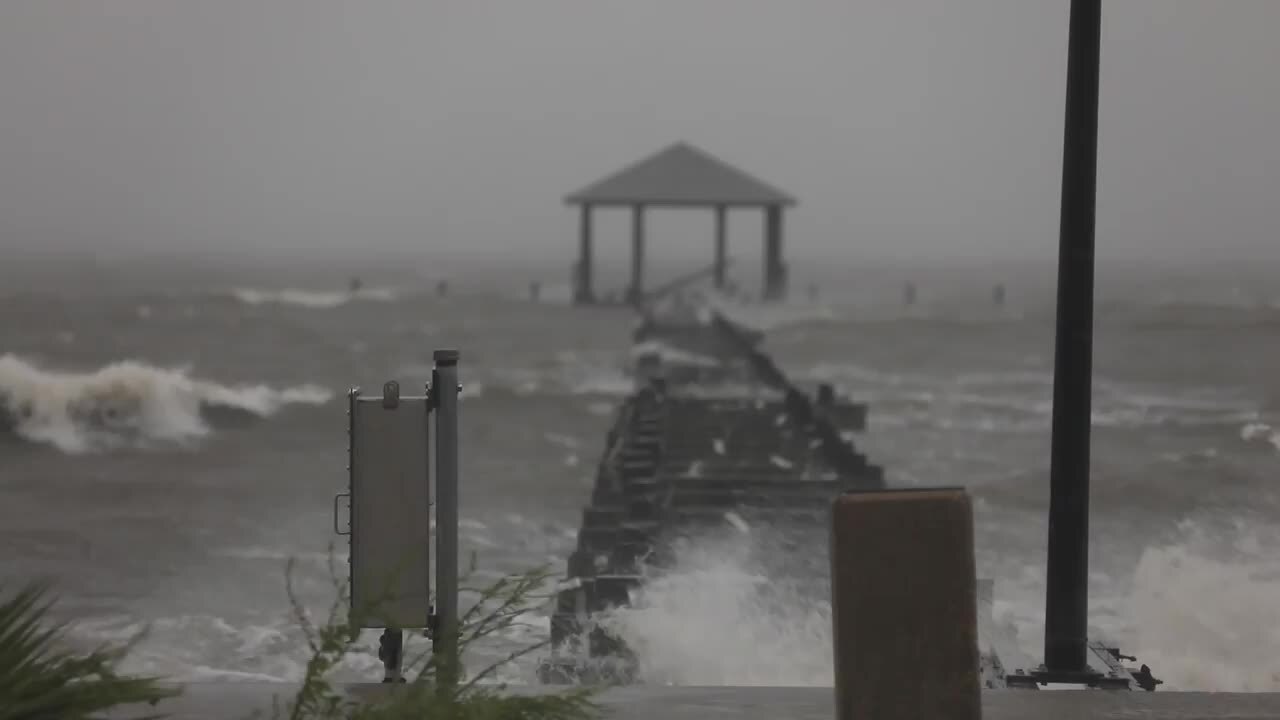Hurricane Ida storm surge hits Biloxi MS pier | Biloxi Sun Herald