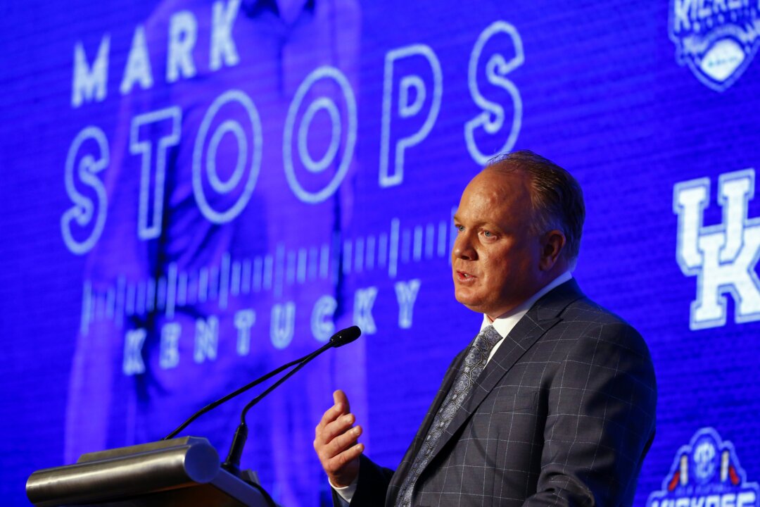 Kentucky football coach Mark Stoops welcomes motivation | Lexington ...