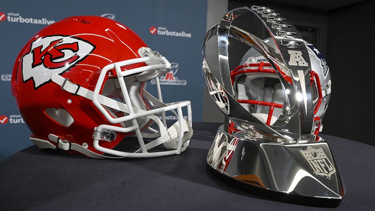 Lamar Hunt Trophy, Chiefs vs Patriots in 2019 AFC Championship Game ...