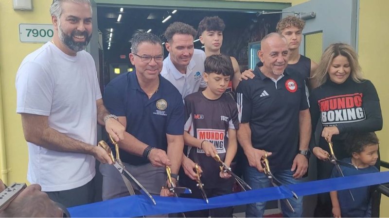 El Muhamad Ali Boxing Center del Tropical Park cobra nueva vida | El ...