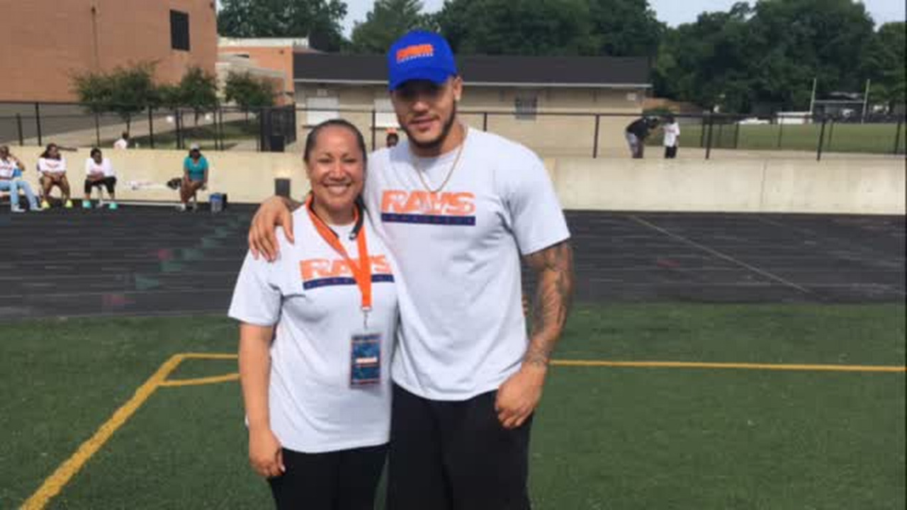 Shane Ray and his mother Sebrina Johnson on starting football camp ...