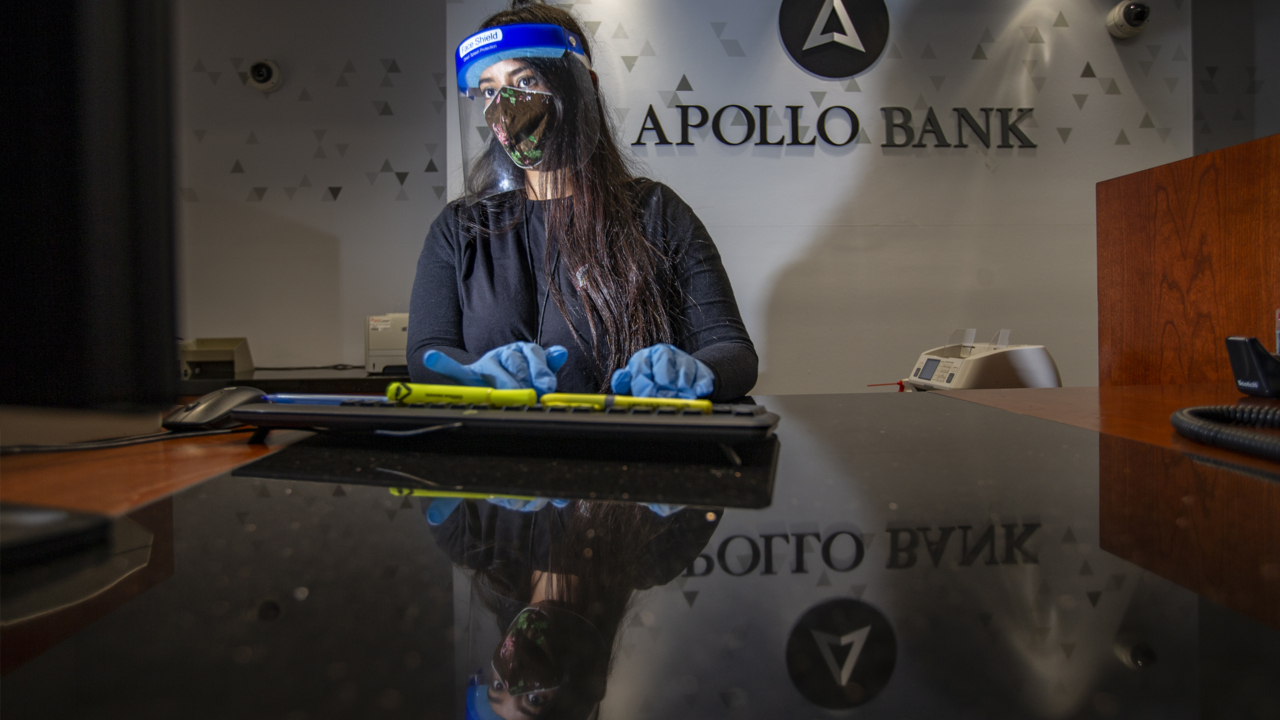 Banking wearing a mask is the new normal | Miami Herald