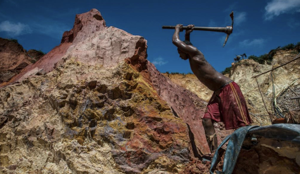 Venezuelan gold pilot pleads guilty; U.S. keeps $5 million haul | Miami ...