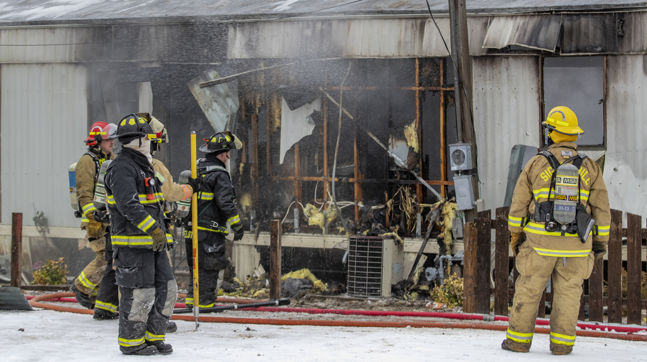 Southern Illinois fire departments battle blaze and weather ...