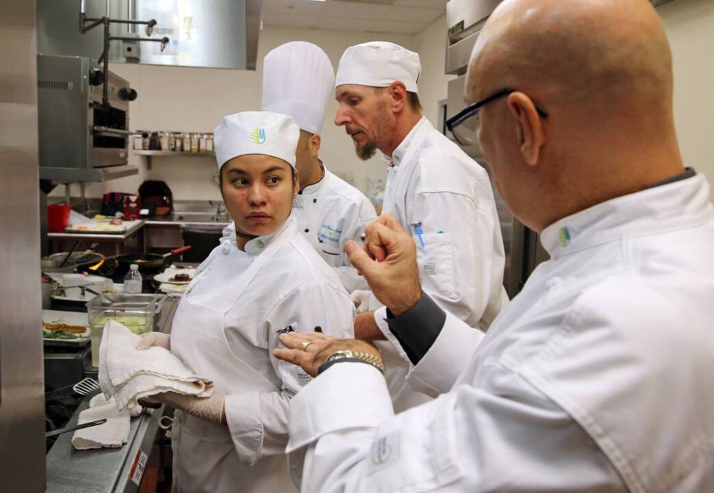 She wants to be the first deaf ‘Top Chef’ | Charlotte Observer