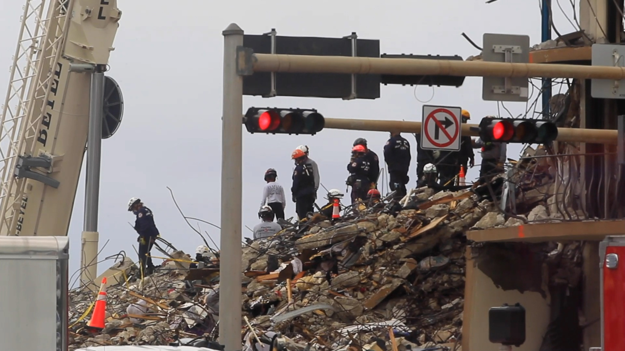 How are rescue teams searching for victims in Surfside condo collapse ...