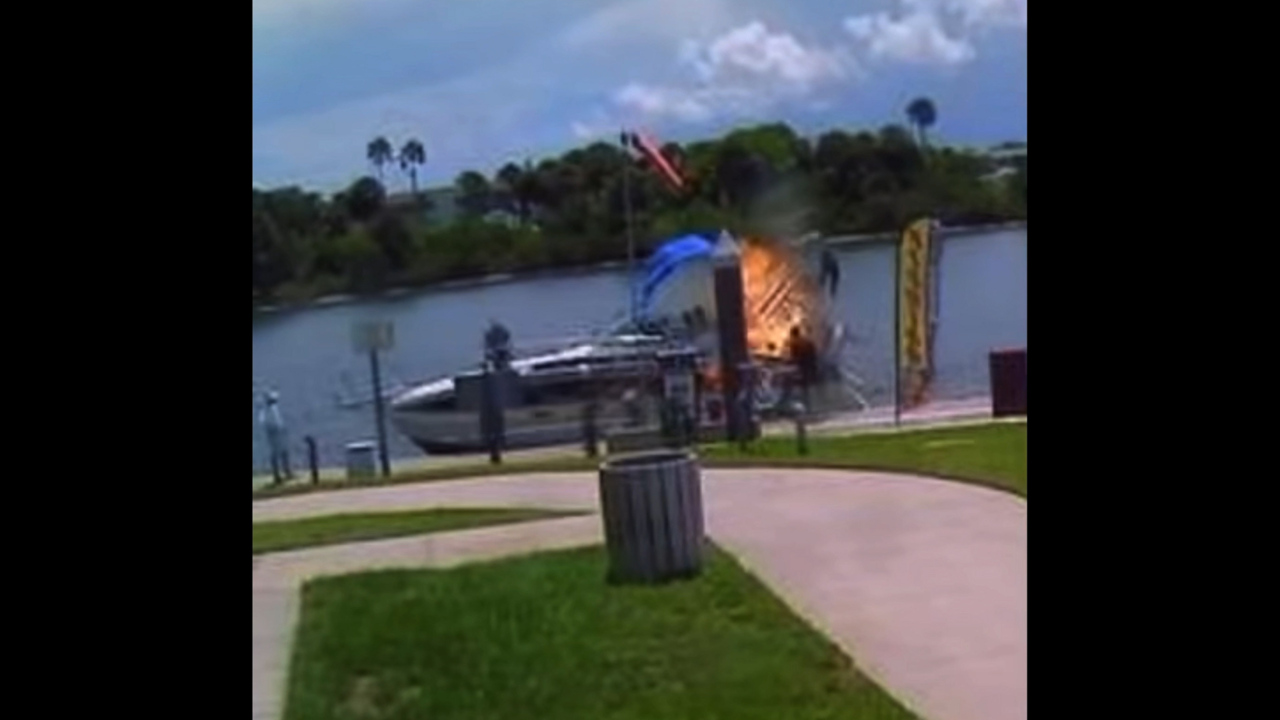 Video captures moment boat explodes and catches fire | Miami Herald