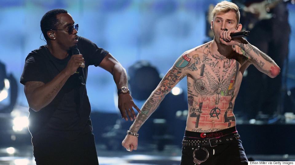 Machine Gun Kelly Debuts Massive All-Black Tattoo | HuffPost Entertainment