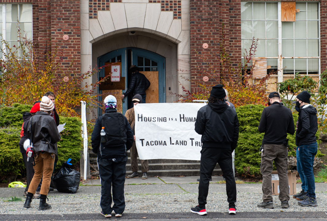 Tacoma advocacy group takes over vacant Gault Middle School, demands ...