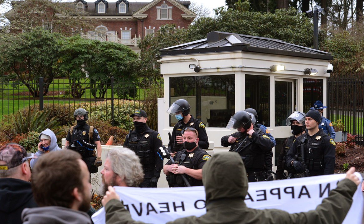 Troopers arrest man for assaulting Capitol reporters Jan. 6 | The Olympian