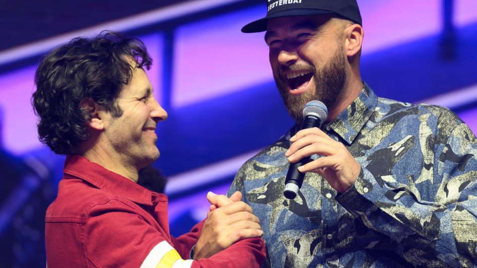 KC native Paul Rudd arrives at Super Bowl with NFL Commissioner Roger ...