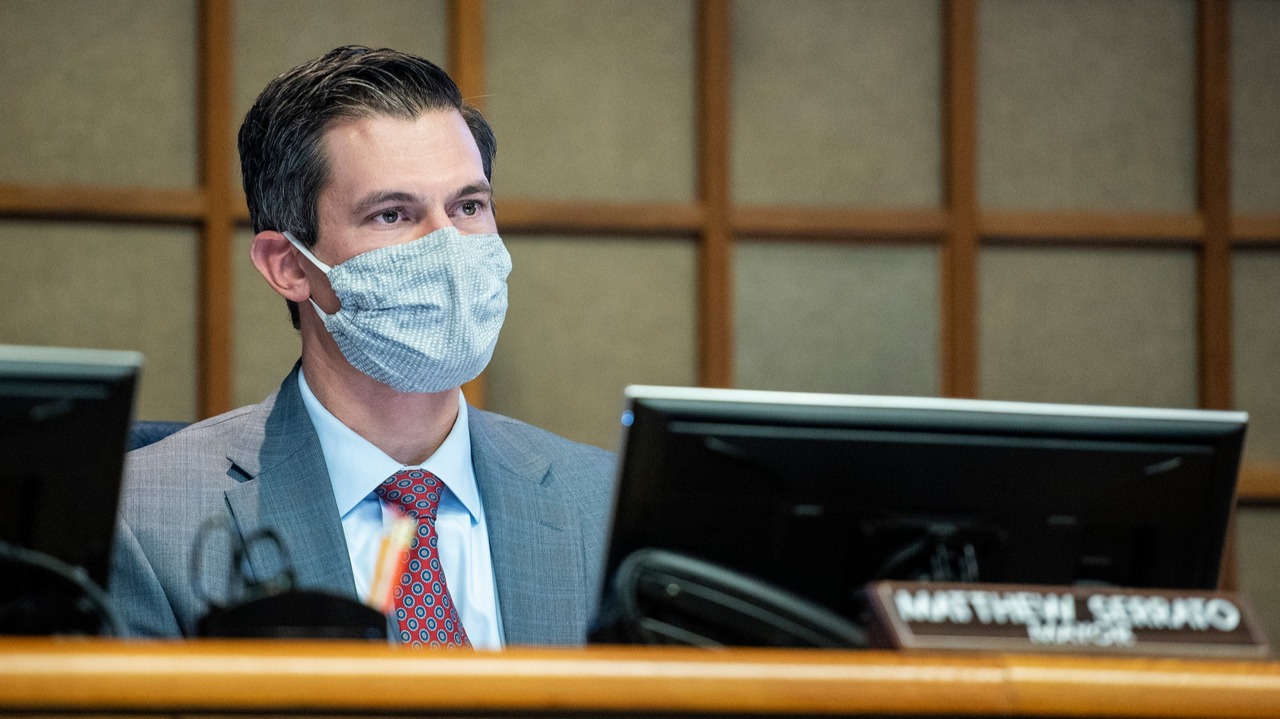 Mayor, councilmembers sworn in during Merced City Council meeting ...