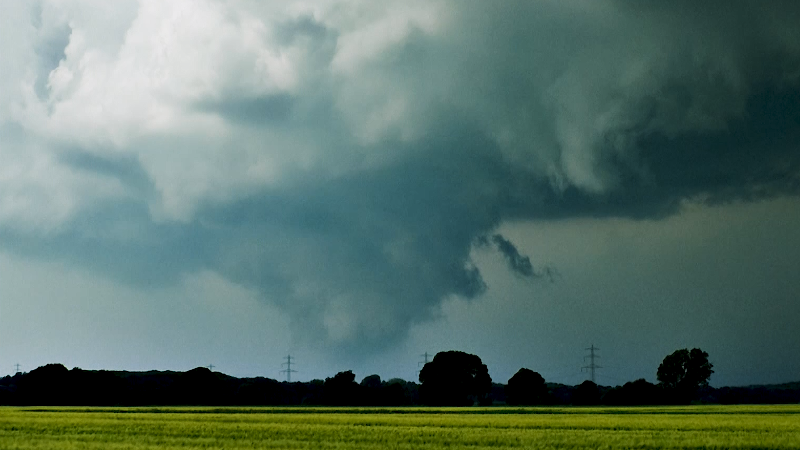 Follow this safety guide when severe weather and tornadoes strike ...