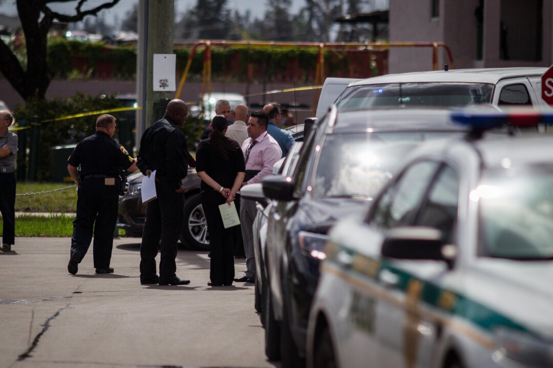 Officers respond to a Miami-Dade police involved shootout | Miami Herald