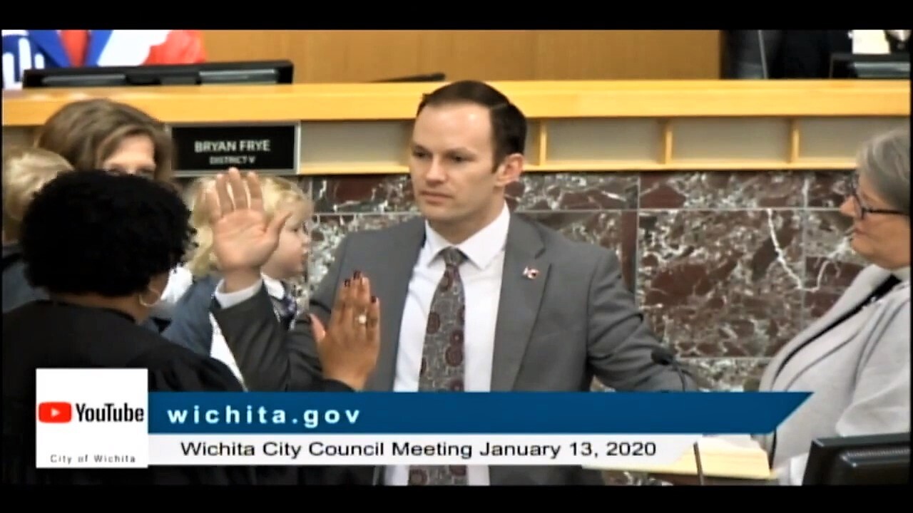 Mayor Brandon Whipple sworn in as Wichita mayor | Wichita Eagle