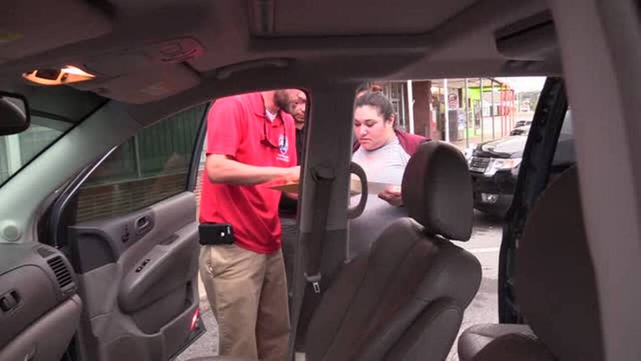 Reindeer Gang family receives new minivan | The State