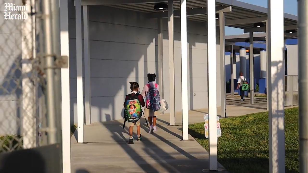 Students ready for first day of school at Miami Gardens Elementary ...