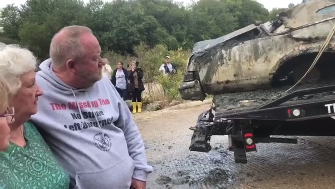 Car pulled from Benbrook Lake in Missing Fort Worth Trio case | Fort ...