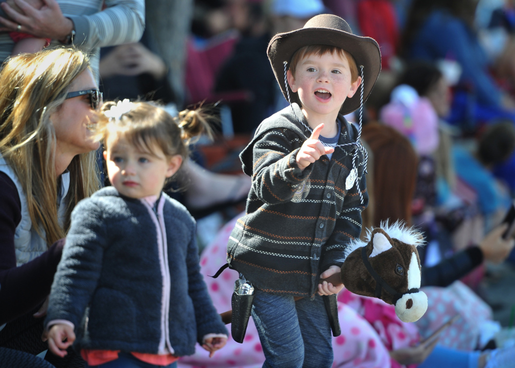 Clovis Rodeo Parade celebrates the city's Western heritage | Charlotte ...