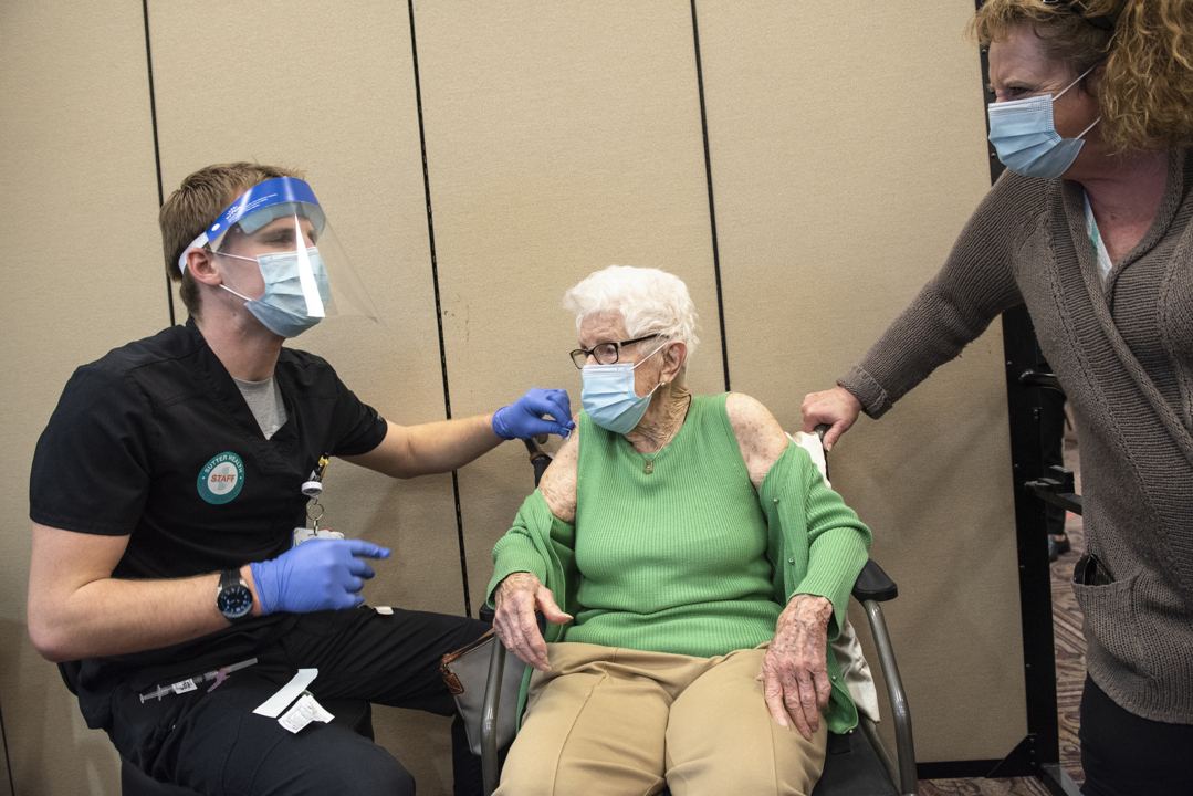 Sutter fast-tracks COVID vaccinations at Modesto, CA hub | El Nuevo Herald