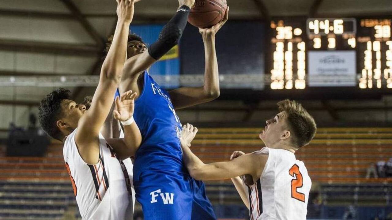 Highlights: Jaden McDaniels-Naje Smith was a battle of bigs. But ...