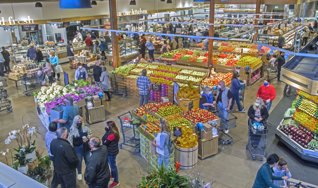 Eager shoppers flock to grand opening of Gig Harbor Metropolitan Market ...