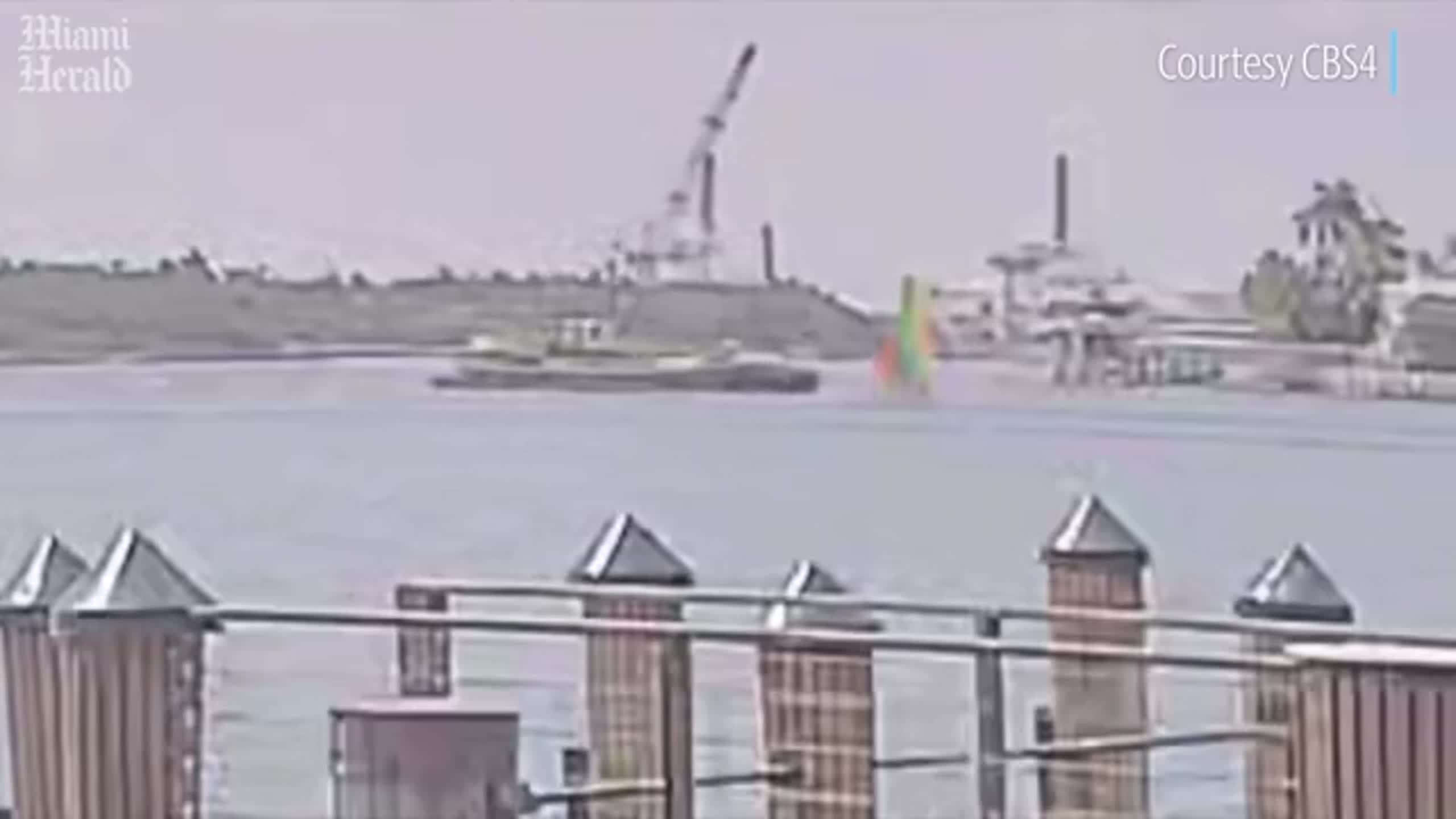 Watch as a barge hits a sailboat in Biscayne Bay — killing 2 | Miami Herald