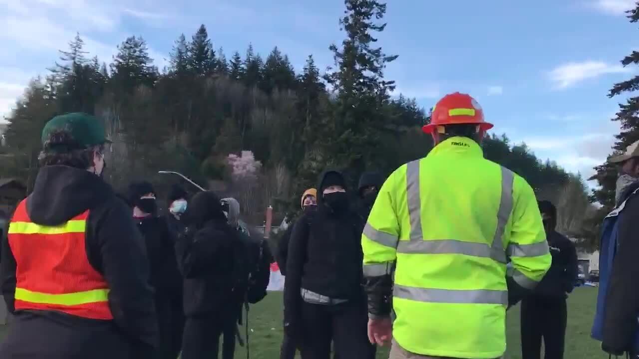 Bellingham removes homeless camp in Laurel Park | Bellingham Herald