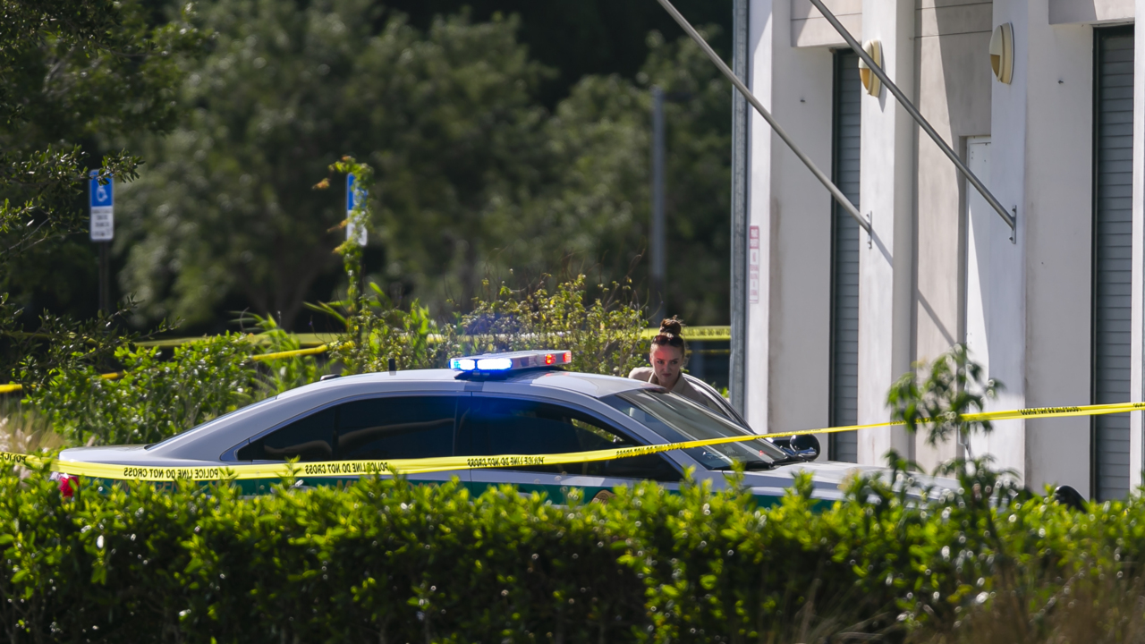 Police work a murder-suicide crime scene in Homestead, Florida | Miami ...