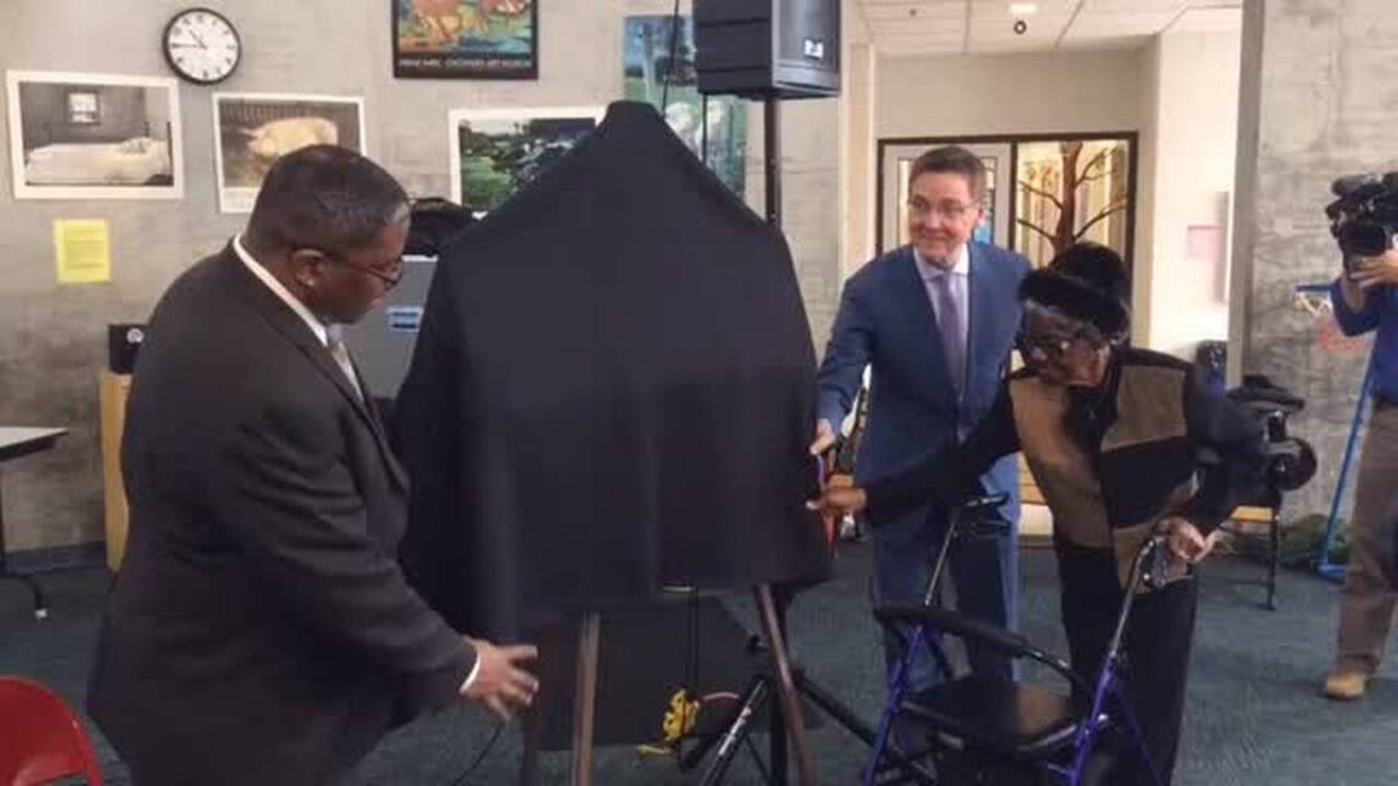 Unveiling of sign for Harry Sykes Way | Lexington Herald Leader