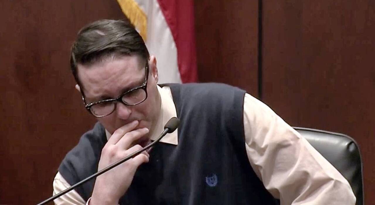 Defendant in murder trial breaks down on witness stand | Raleigh News ...
