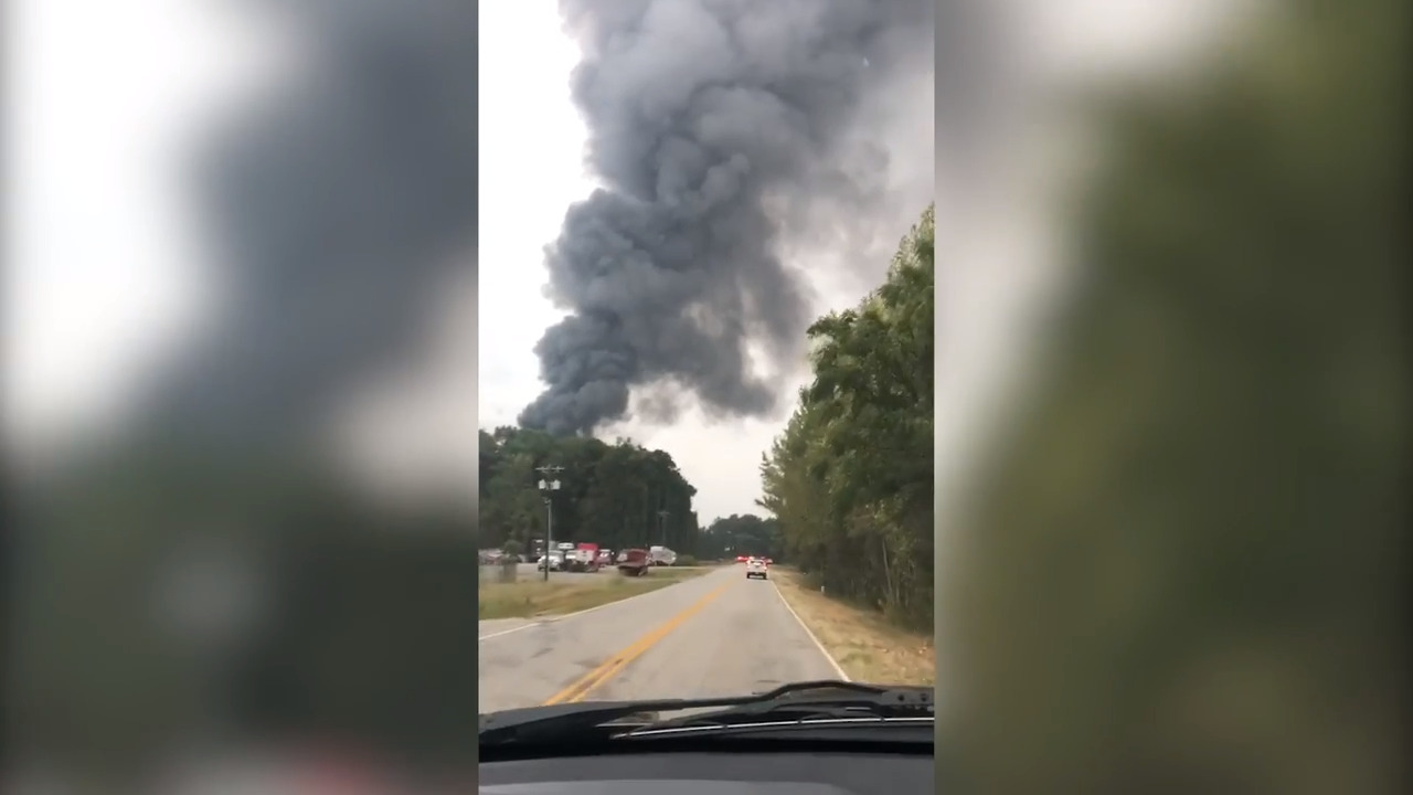 Columbia, SC firefighters try to put out junkyard blaze | The State