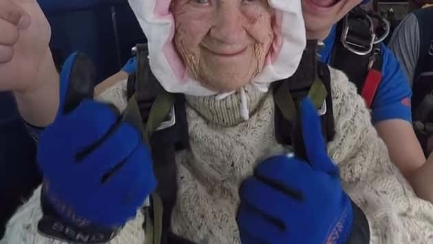 102 Year Old May Be Worlds Oldest Skydiver After Jumping For Charity