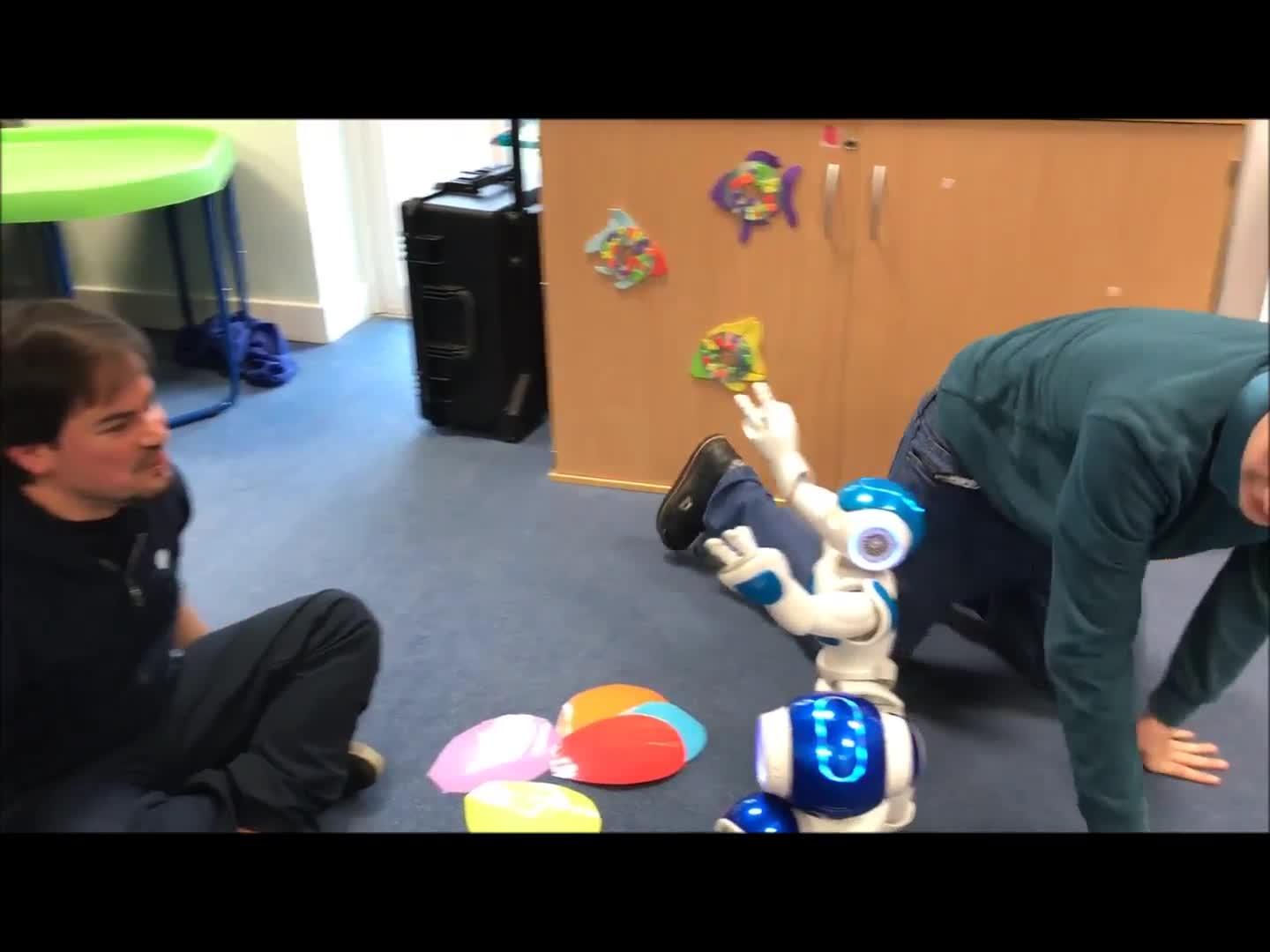 Steve The Robot Is Helping These Young People With Autism Build Their ...