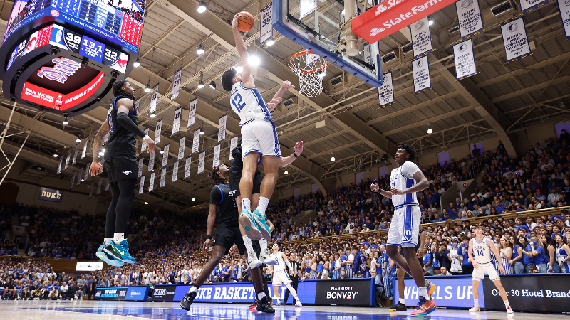 Watch Duke's Cam Boozer make a huge slam dunk (Video) | Durham Herald Sun