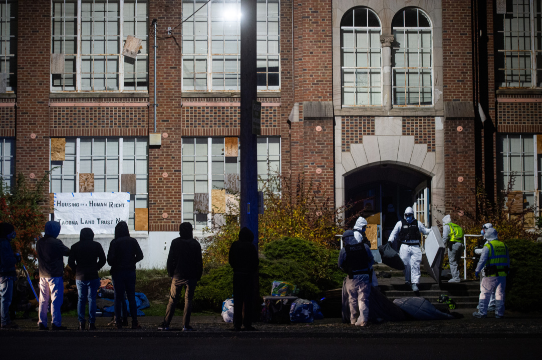 Gault Middle School occupation ends as police tell people to leave or ...