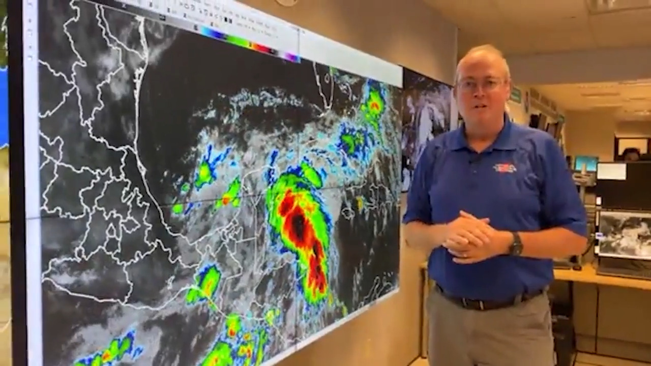 Take a tour of the National Hurricane Center in Miami | Miami Herald