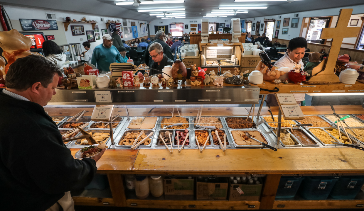 Little Pigs Barbecue buffet is a Columbia favorite | The State