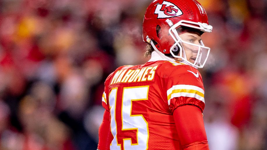 With freezing temps in the forecast, Mahomes embraces the cold-weather ...