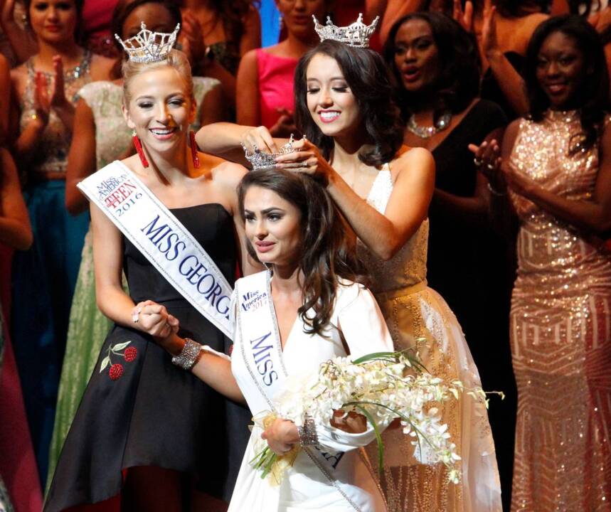 Miss Southeast Georgia Alyssa Beasley crowned the 2017 Miss Georgia ...