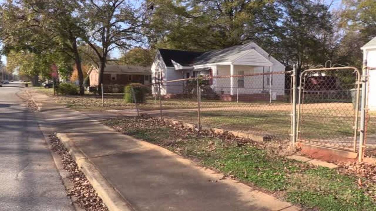 Rock Hill Sc Man Shot By Swat Officers In Armed Thanksgiving Day