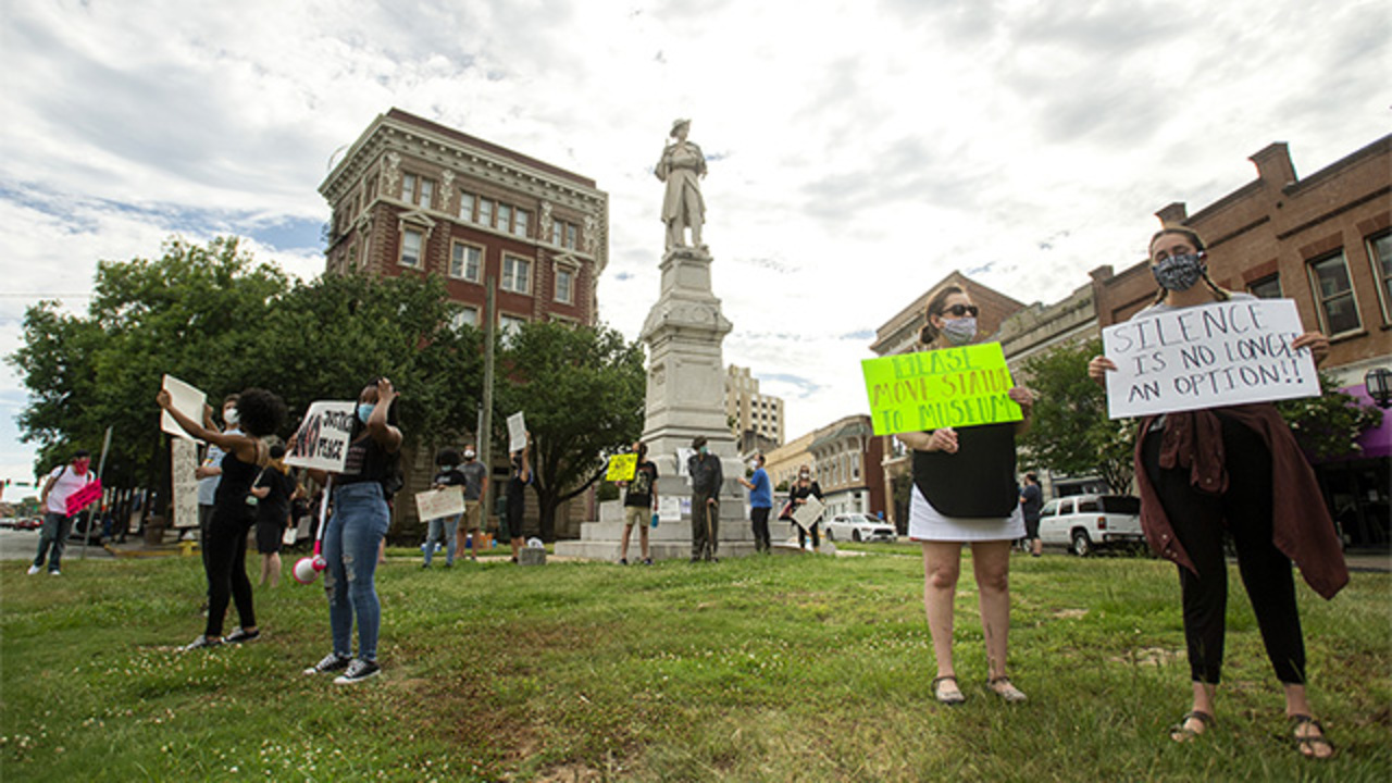 Protesters want Confederate statue in downtown Macon removed | Macon ...