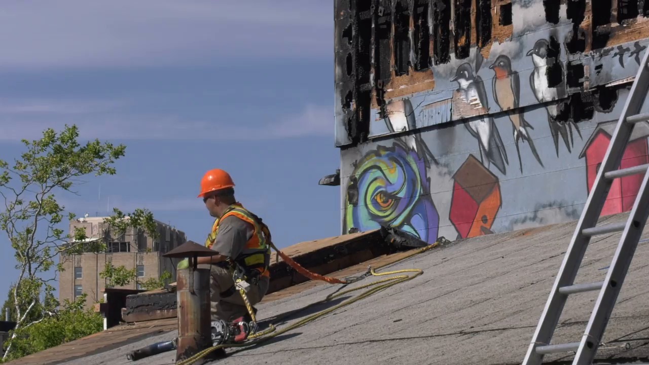 Construction crews begin demolishing historic downtown building ...