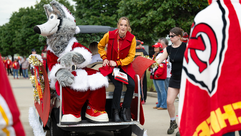 Stars in the Hallmark movie, "Holiday Touchdown: A Chiefs Love Story ...