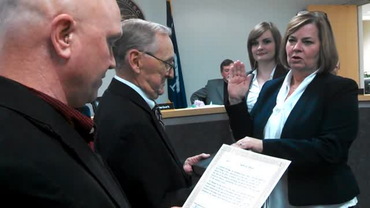 Guynn Savage sworn in as mayor of Fort Mill | Rock Hill Herald